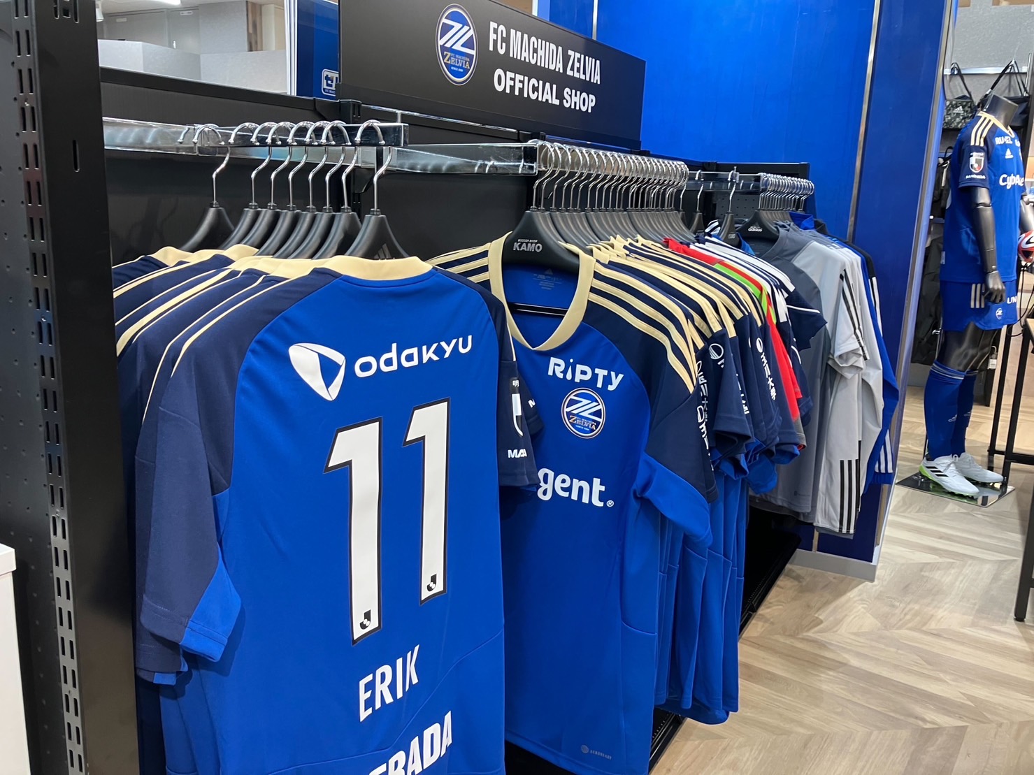 Fc町田ゼルビアオフィシャルショップが「サッカーショップkamo町田モディ店」にオープン! Fc町田ゼルビア オフィシャルサイト